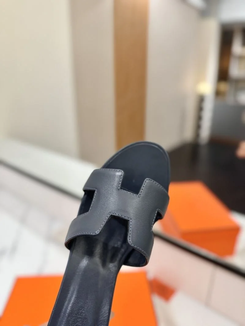 Cut-rate Hermes Slippers