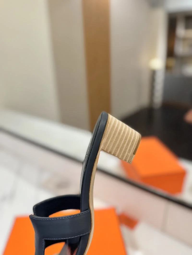 Cut-rate Hermes Slippers