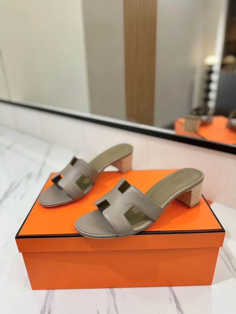 Low-cost Hermes Slippers