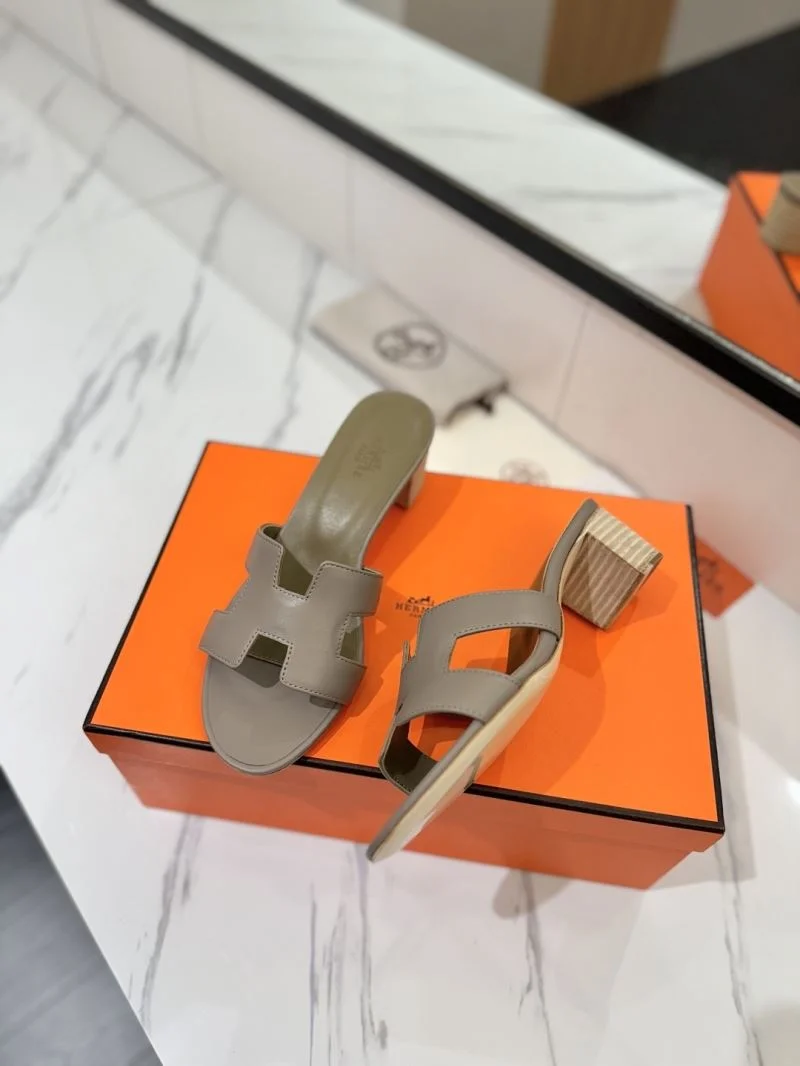 Low-cost Hermes Slippers