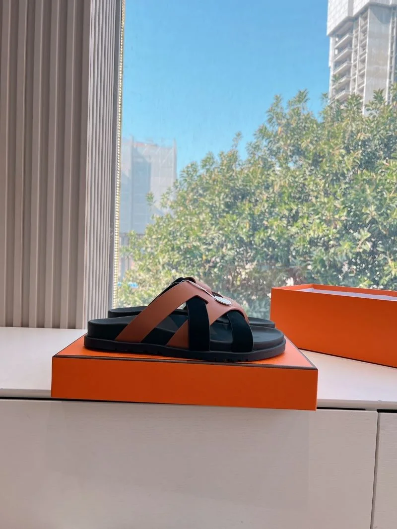 Low-cost Hermes Slippers