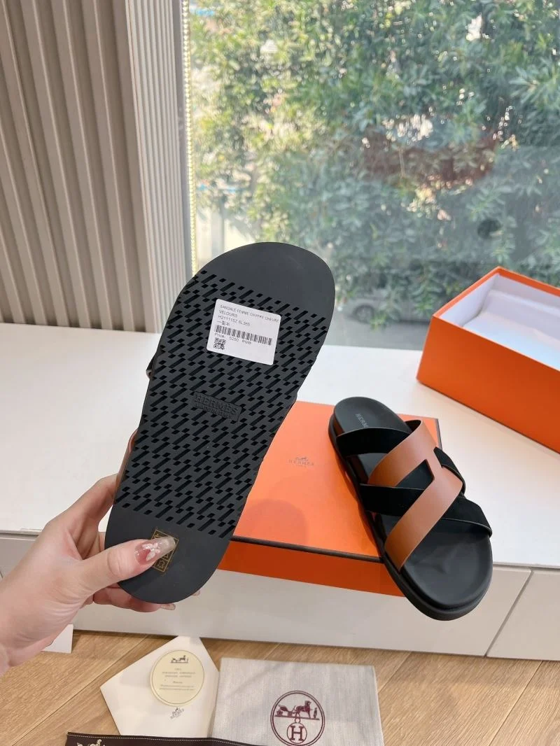 Low-cost Hermes Slippers