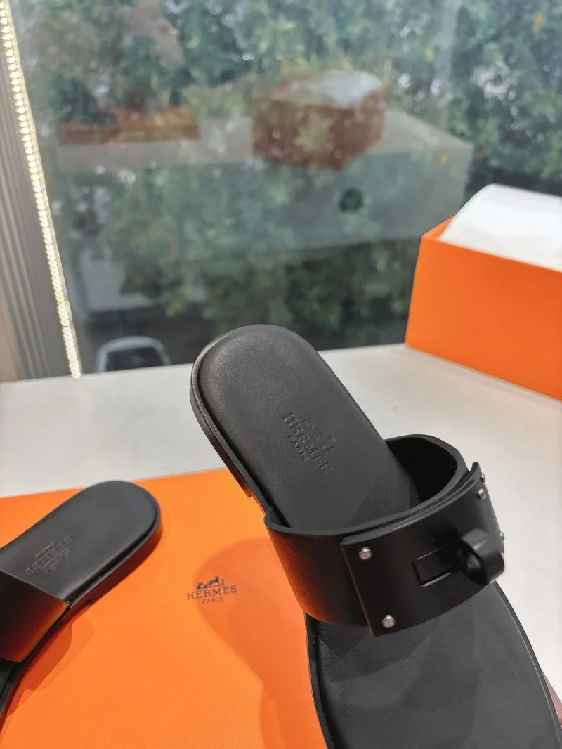 Inexpensive Hermes Slippers