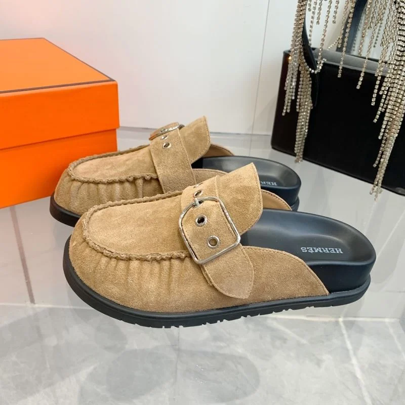 Low-cost Hermes Slippers