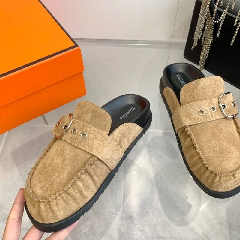 Low-cost Hermes Slippers