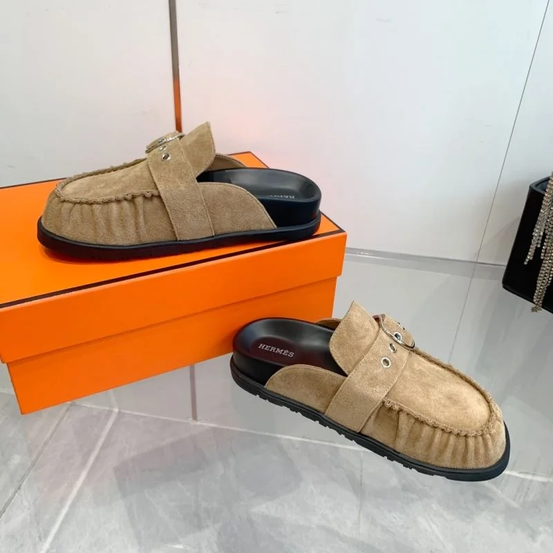 Low-cost Hermes Slippers