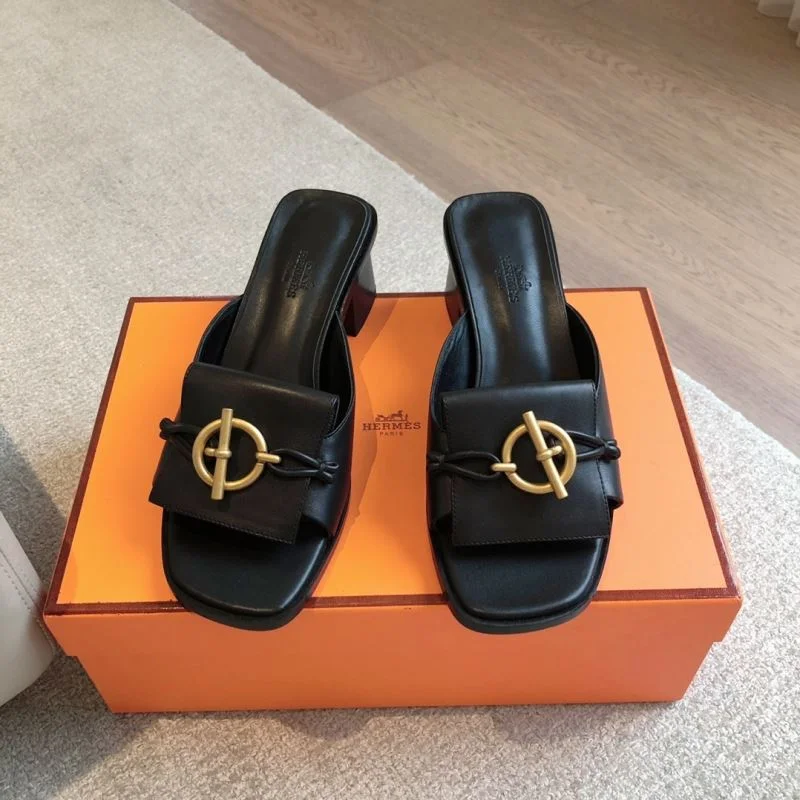 Low-cost Hermes Slippers