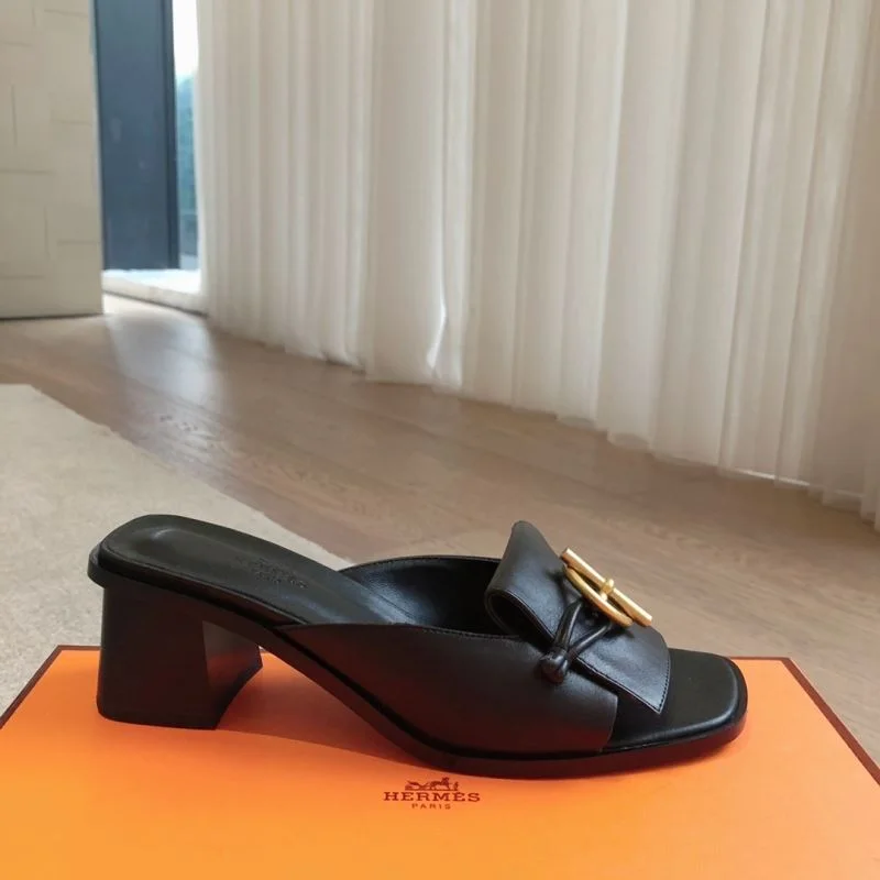 Low-cost Hermes Slippers