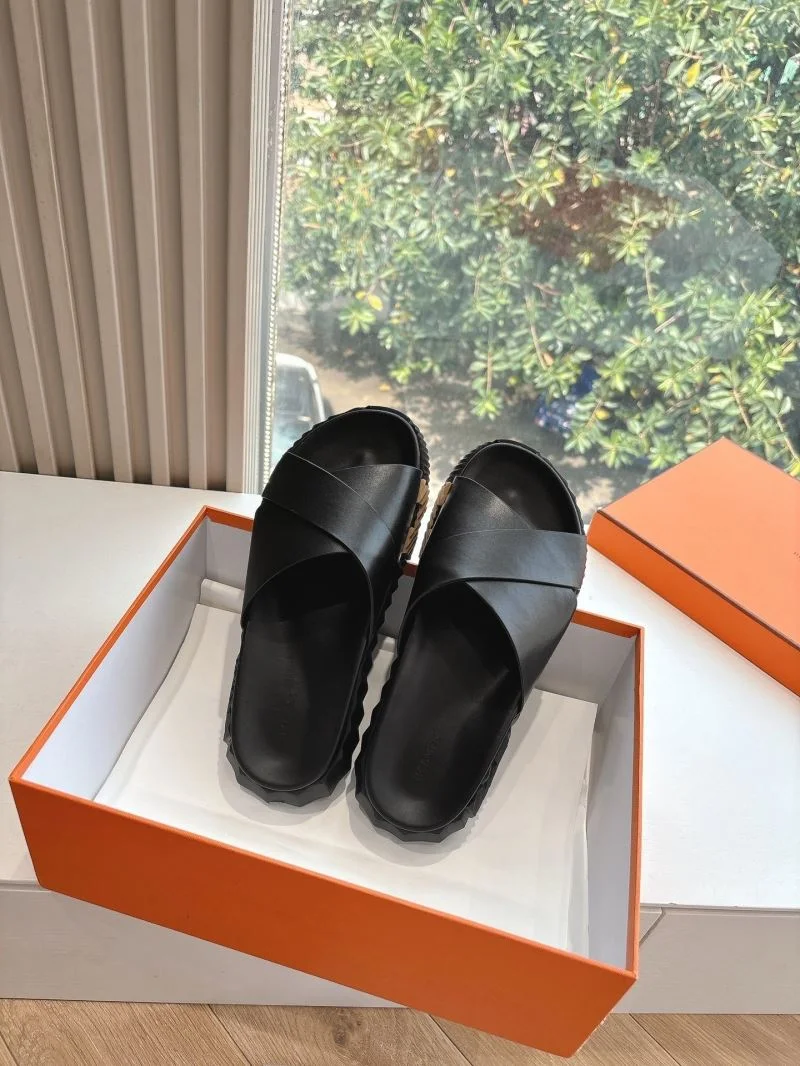 Low-cost Hermes Slippers