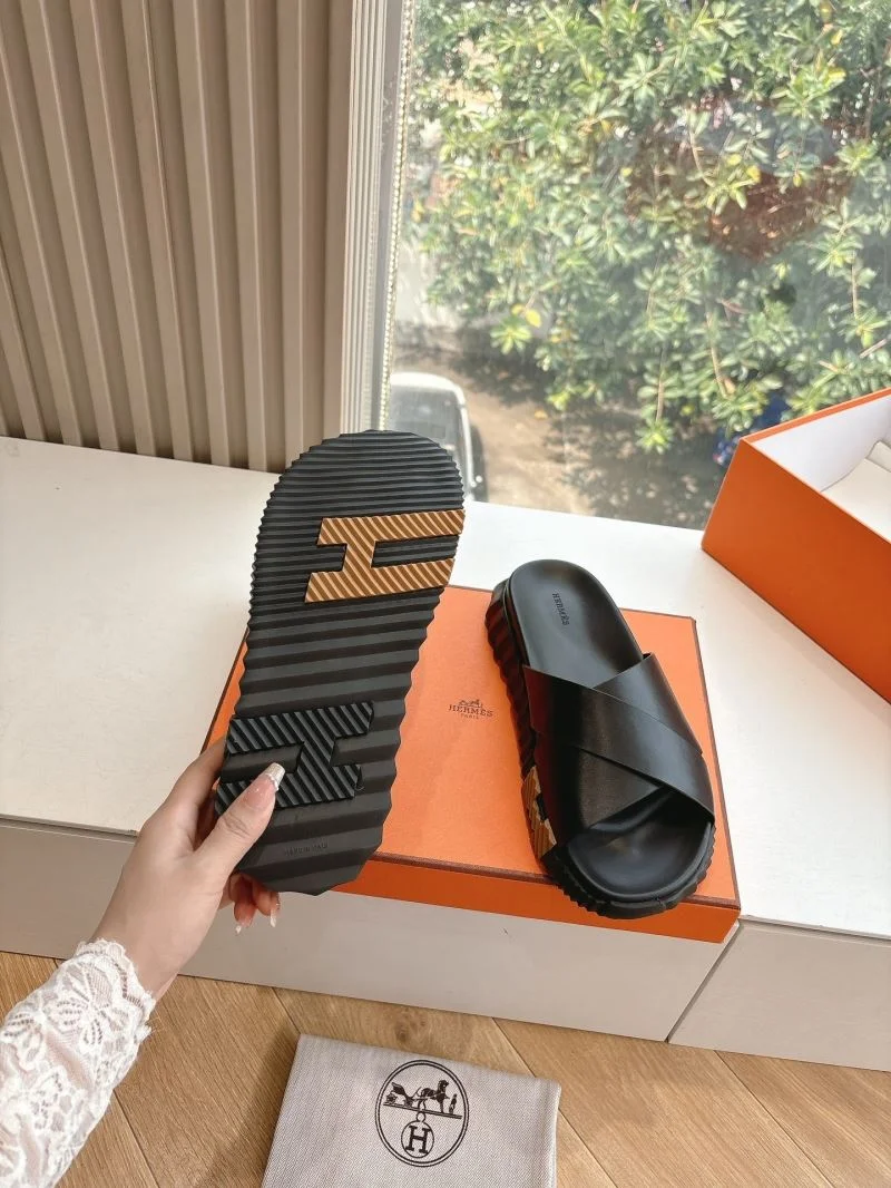 Low-cost Hermes Slippers