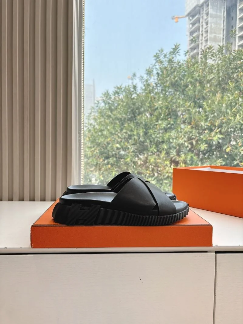 Low-cost Hermes Slippers