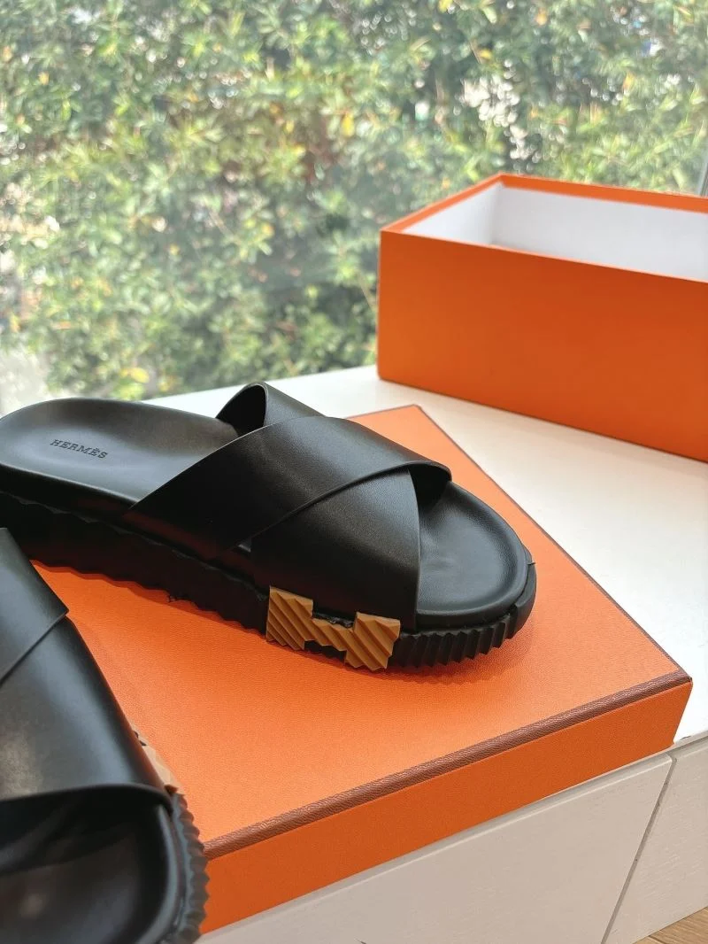 Low-cost Hermes Slippers