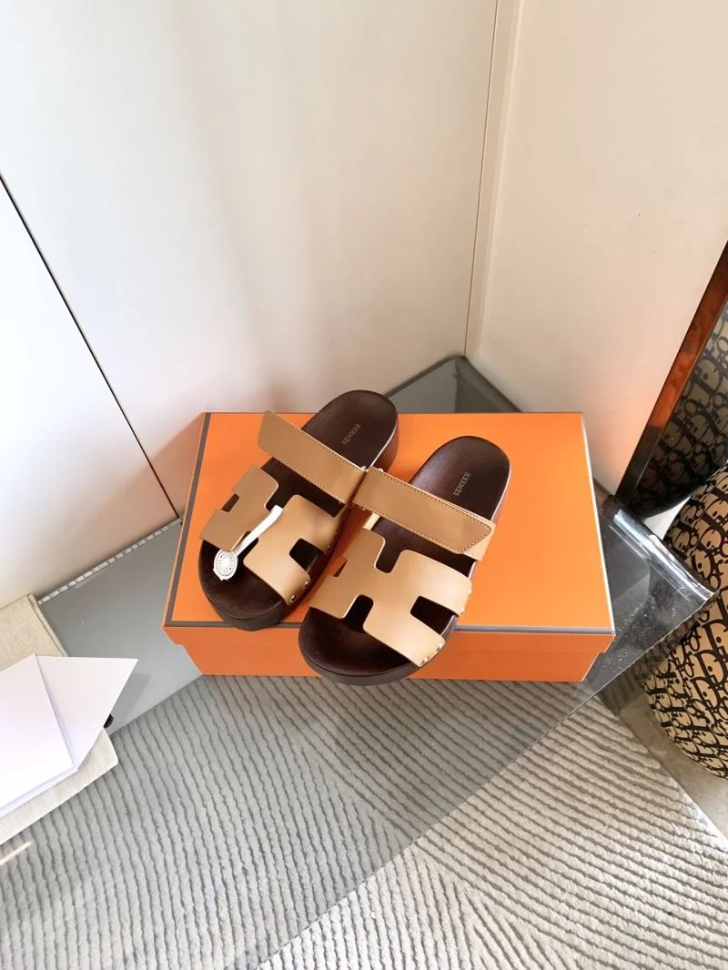 Low-cost Hermes Slippers