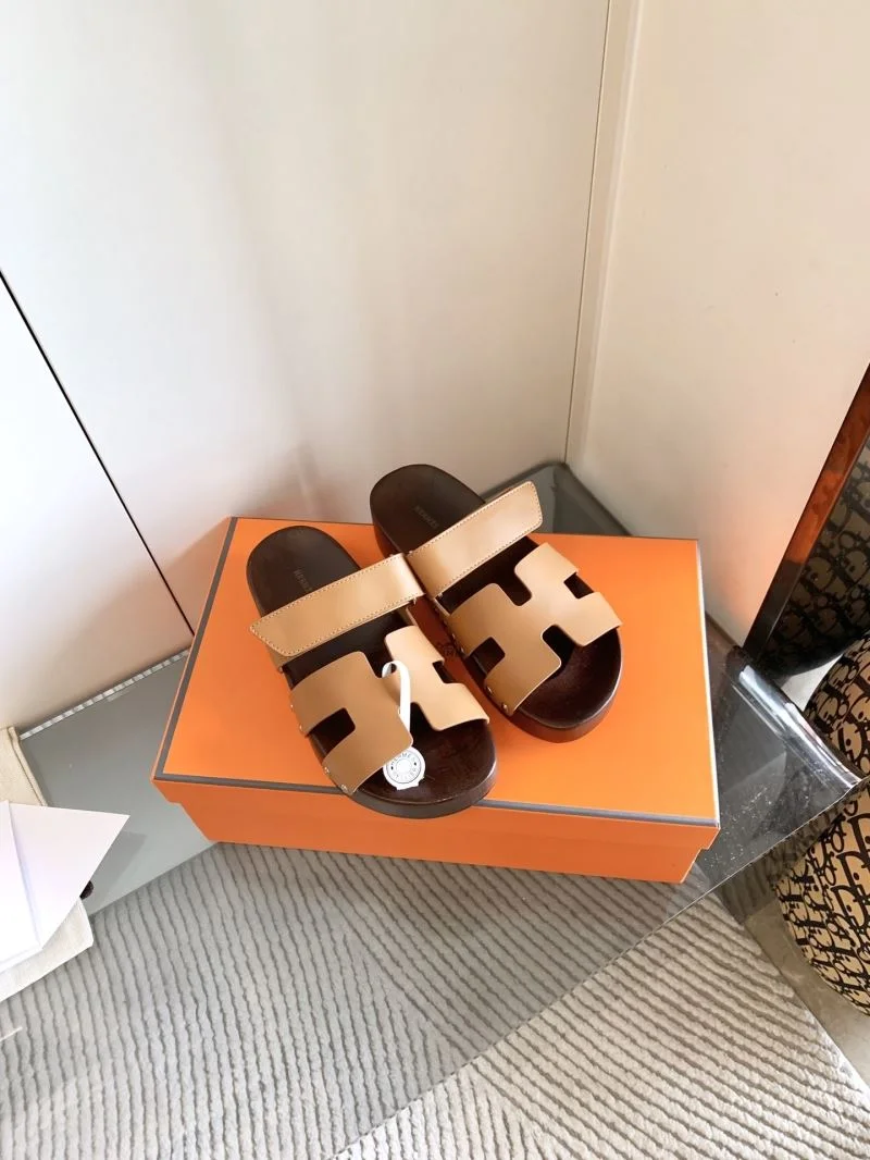 Low-cost Hermes Slippers