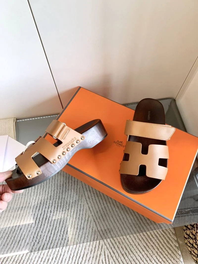 Low-cost Hermes Slippers