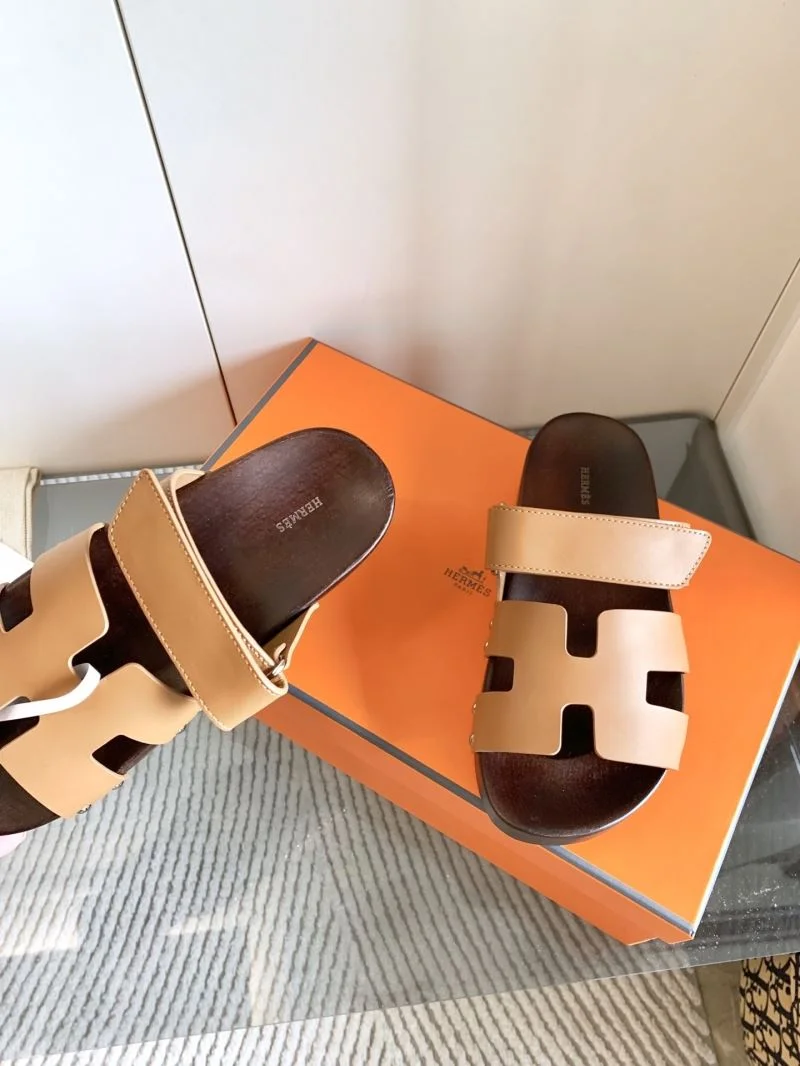 Low-cost Hermes Slippers