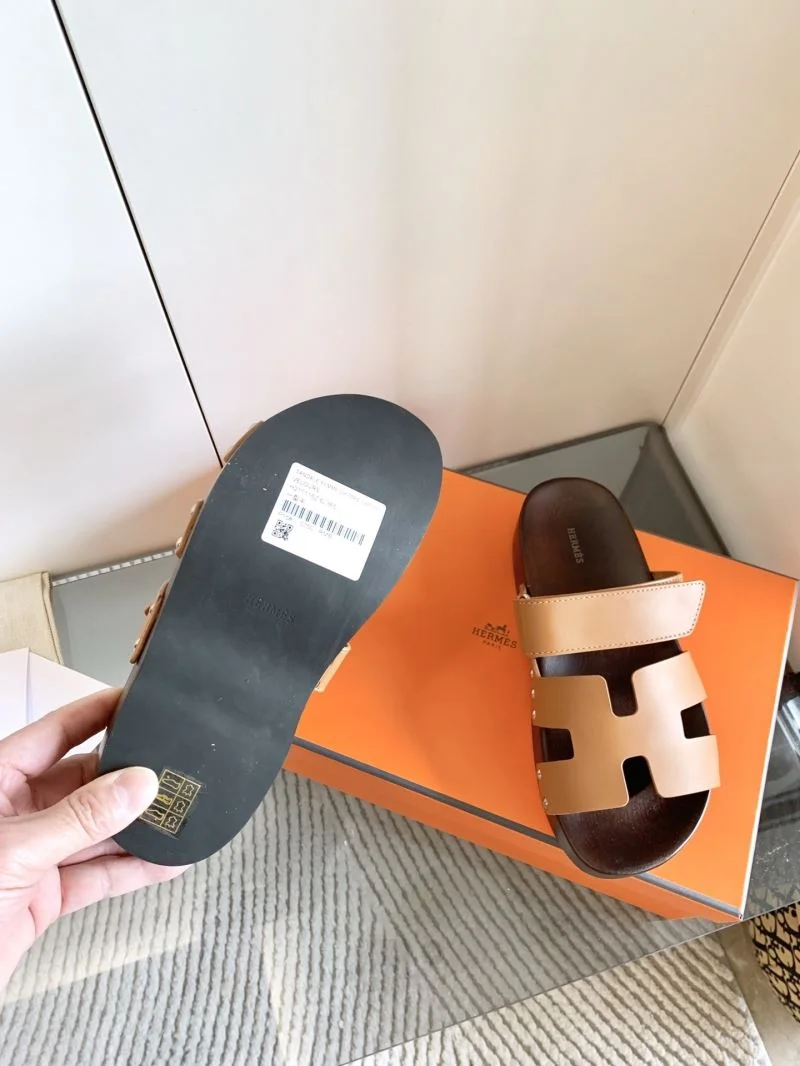 Low-cost Hermes Slippers