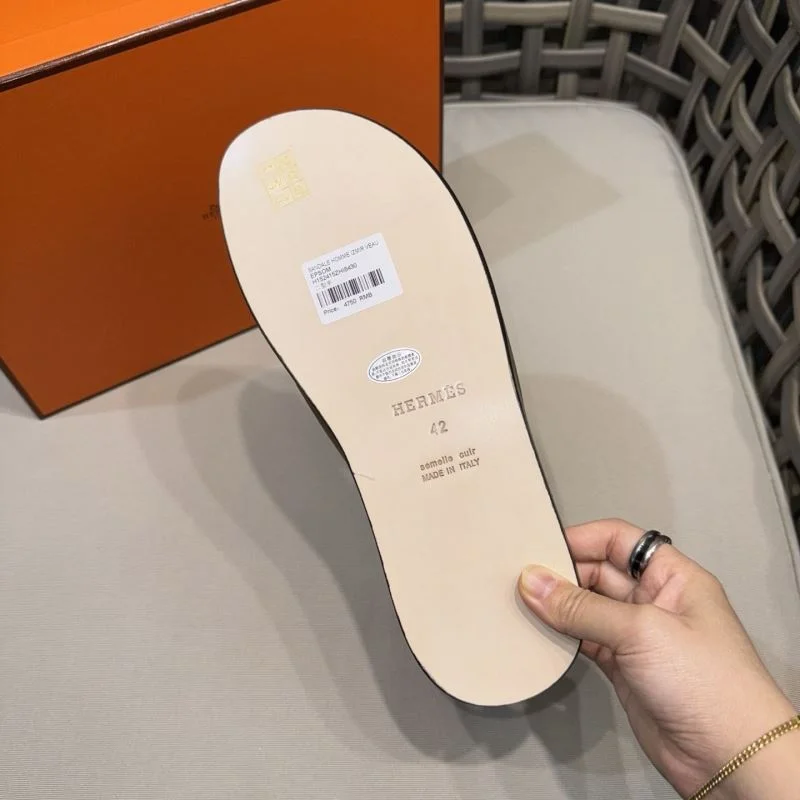 Accurate model Hermes Slippers