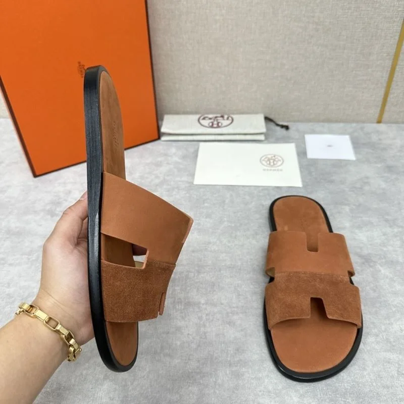 Low-cost Hermes Slippers