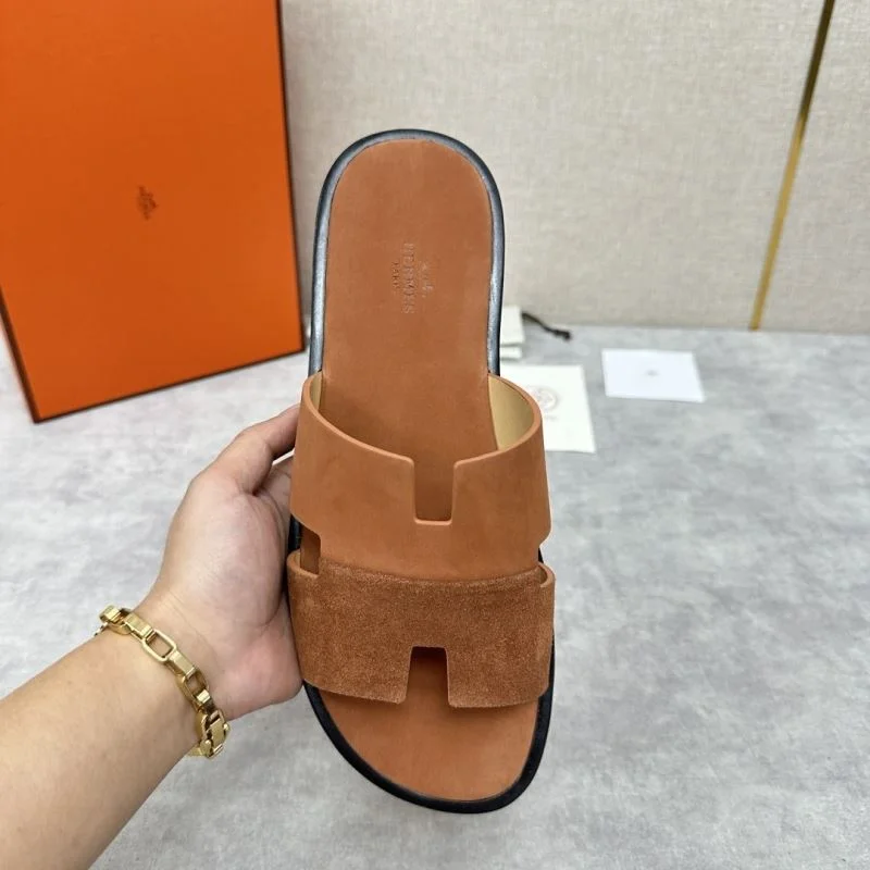 Low-cost Hermes Slippers
