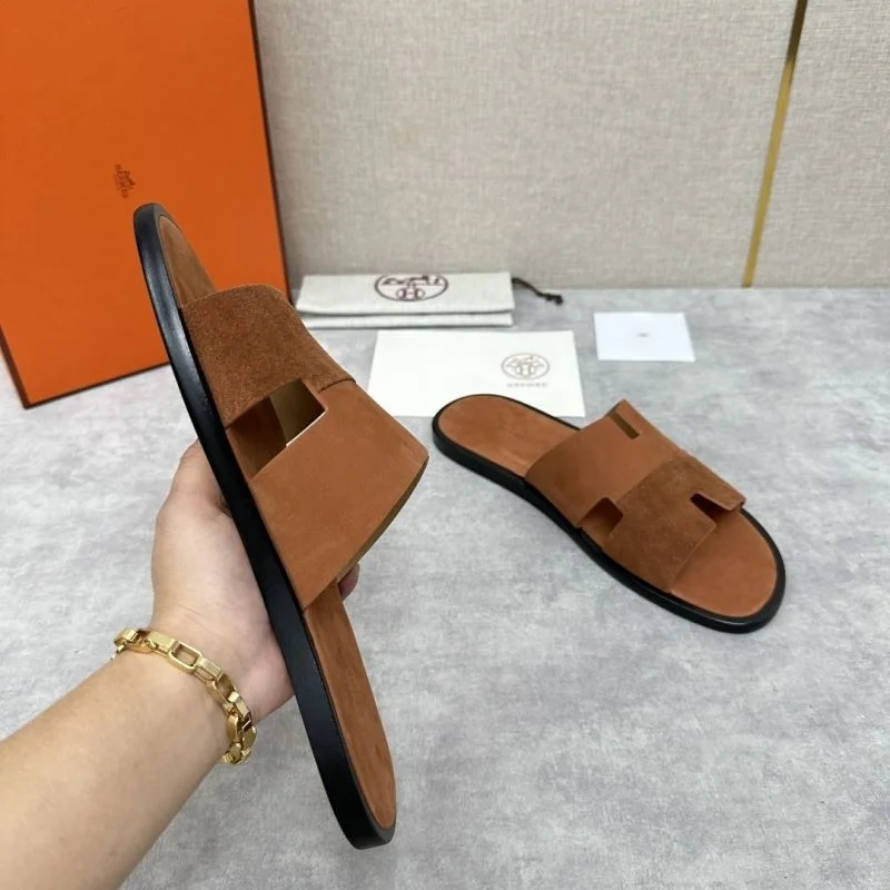 Low-cost Hermes Slippers