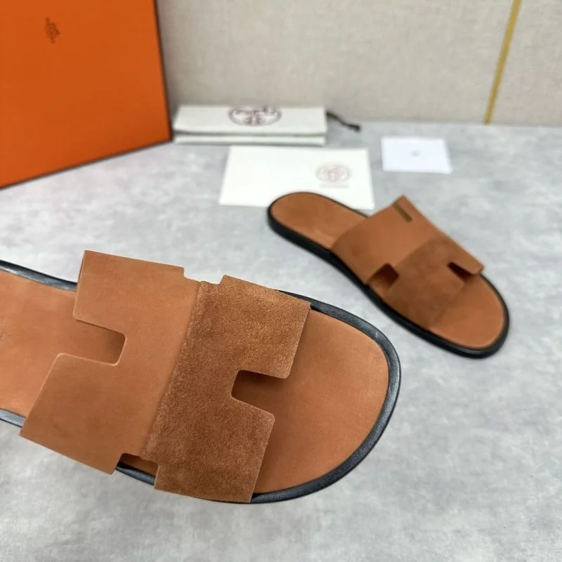 Low-cost Hermes Slippers