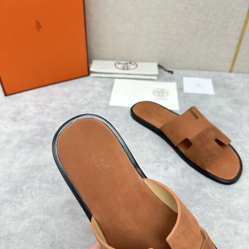 Low-cost Hermes Slippers