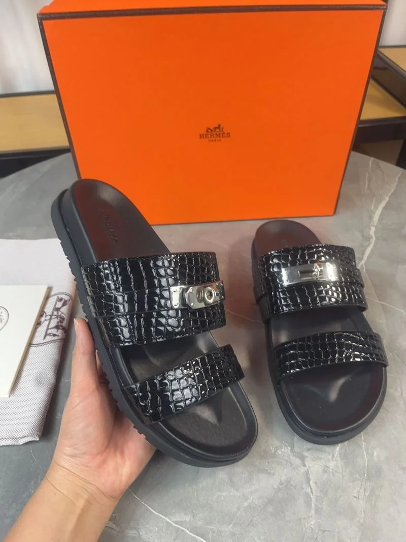 Low-cost Hermes Slippers
