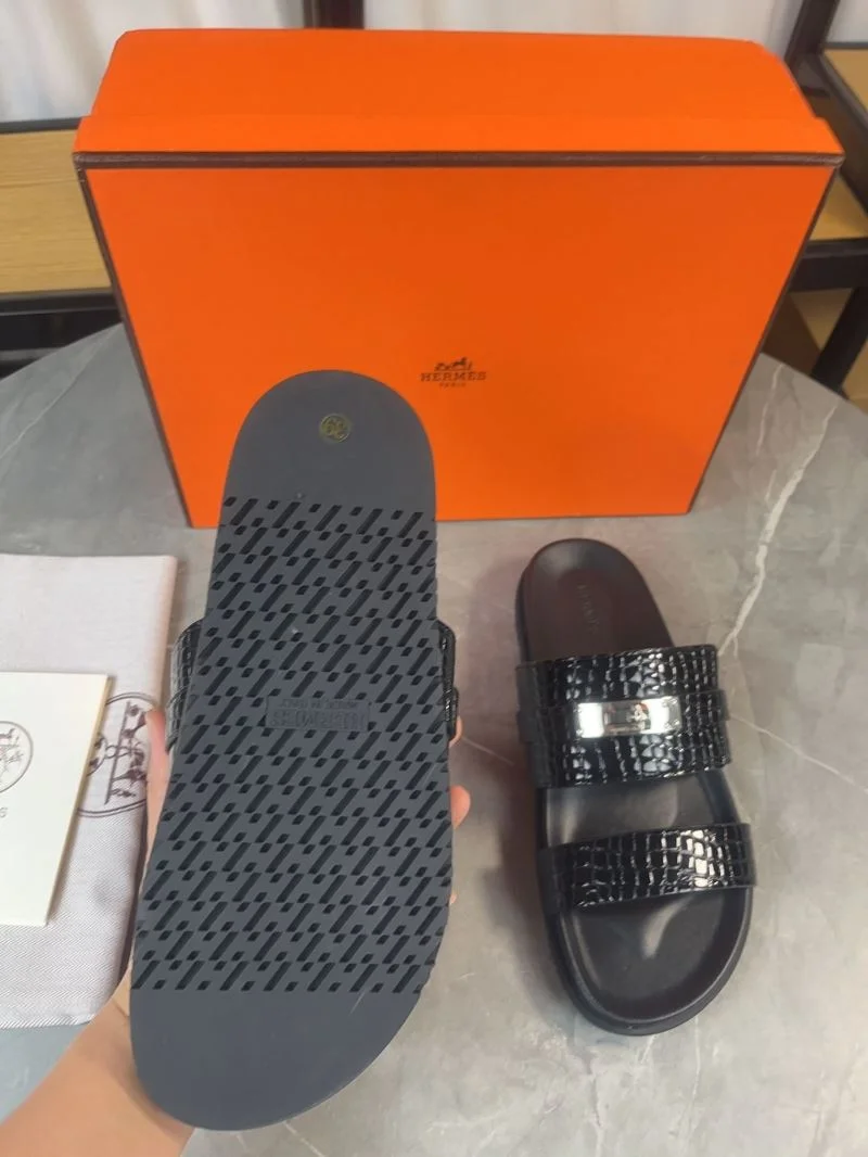 Low-cost Hermes Slippers