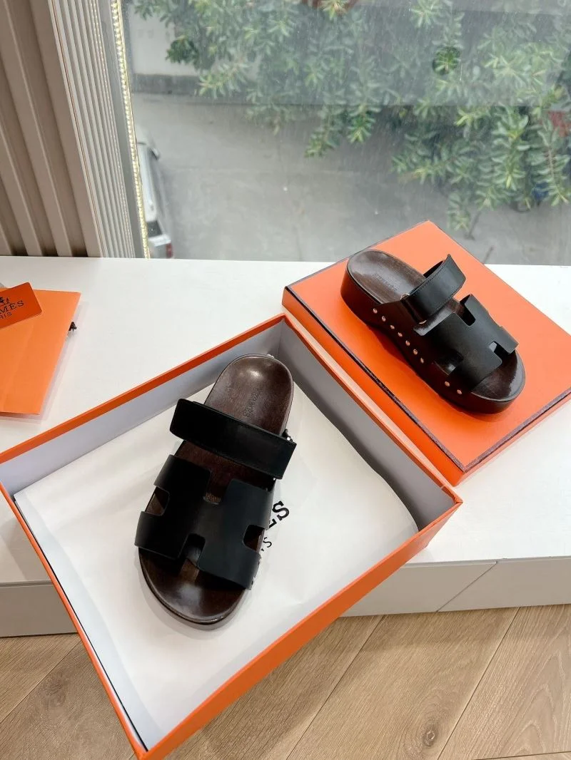 Low-cost Hermes Slippers