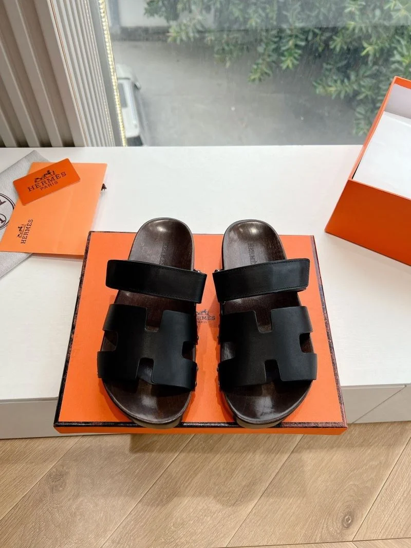 Low-cost Hermes Slippers