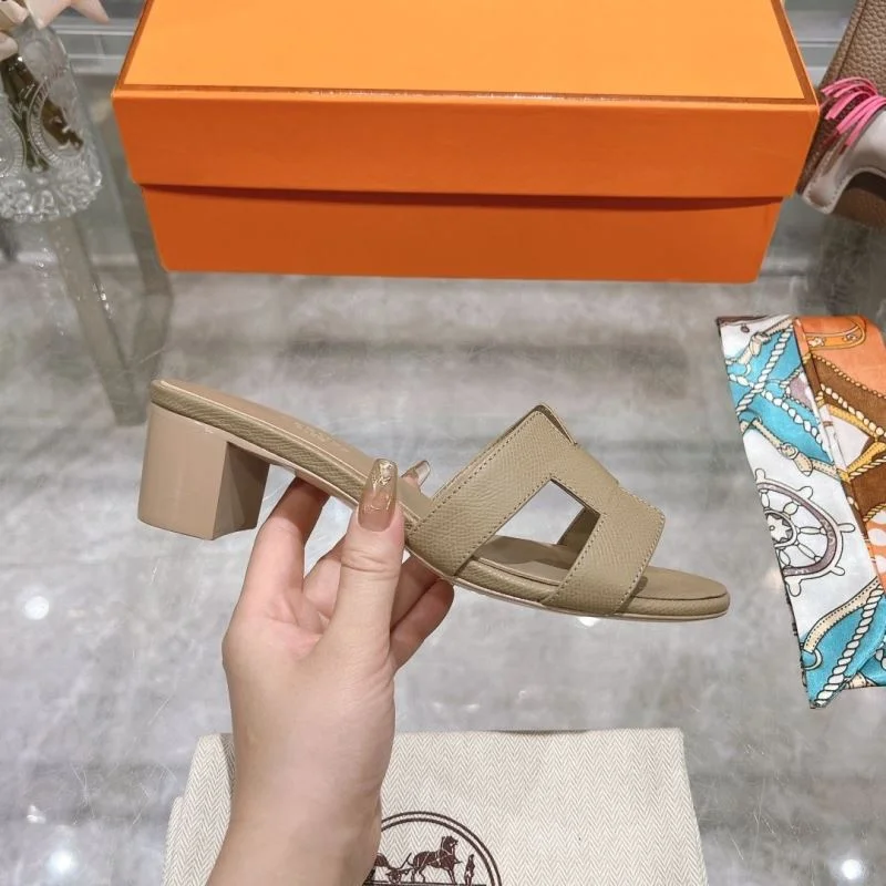 Low-cost Hermes Slippers