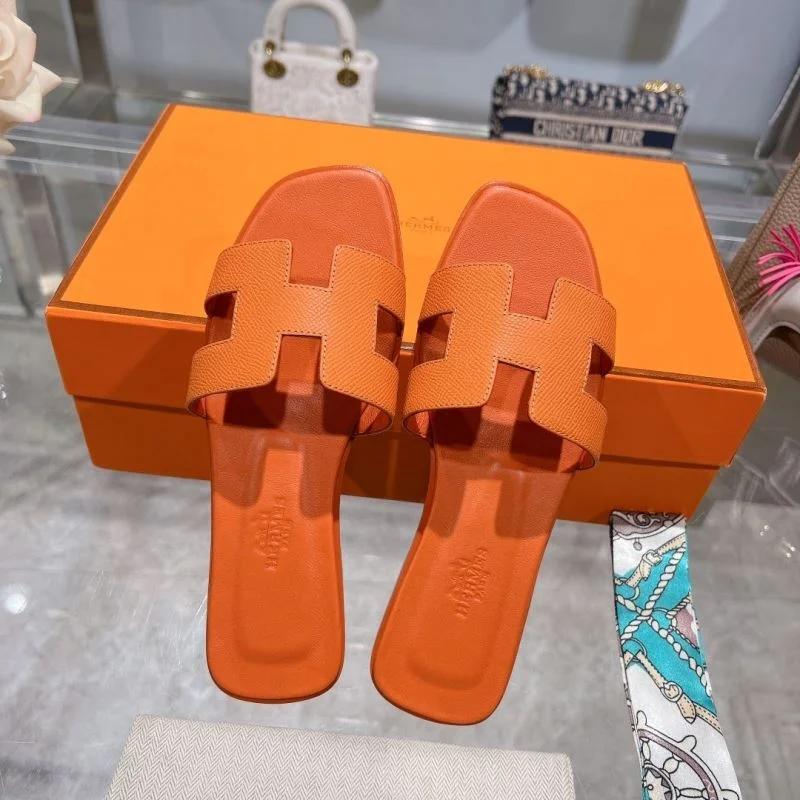 Low-cost Hermes Slippers