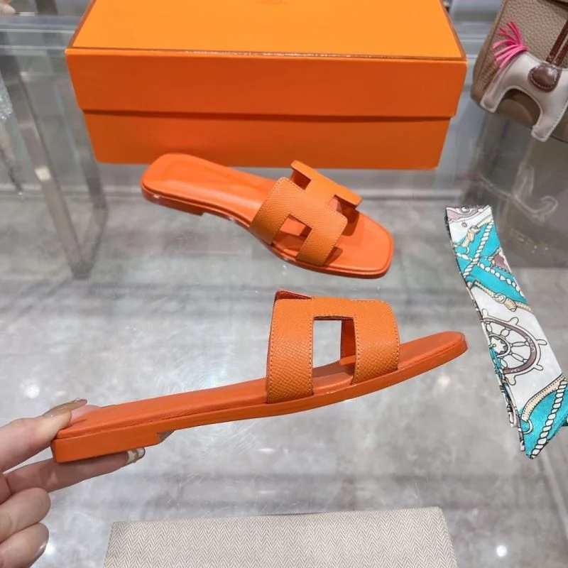 Low-cost Hermes Slippers