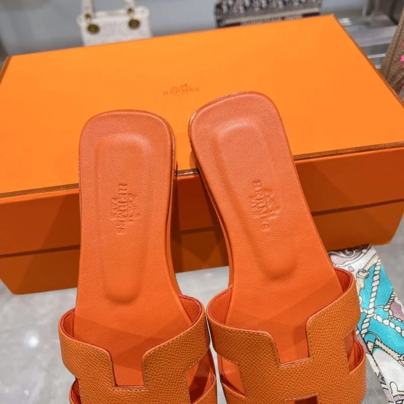 Low-cost Hermes Slippers