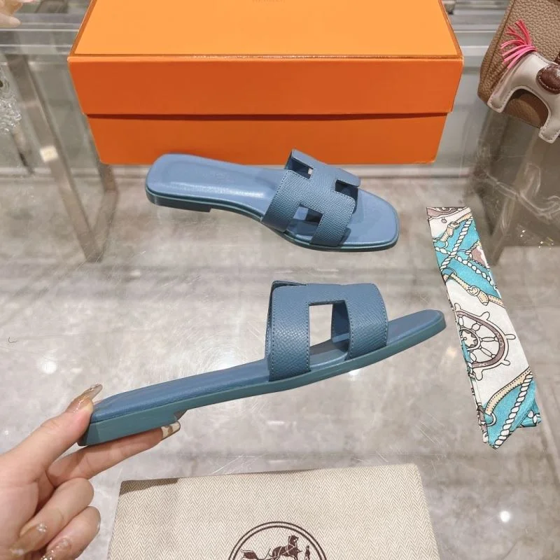 Low-cost Hermes Slippers