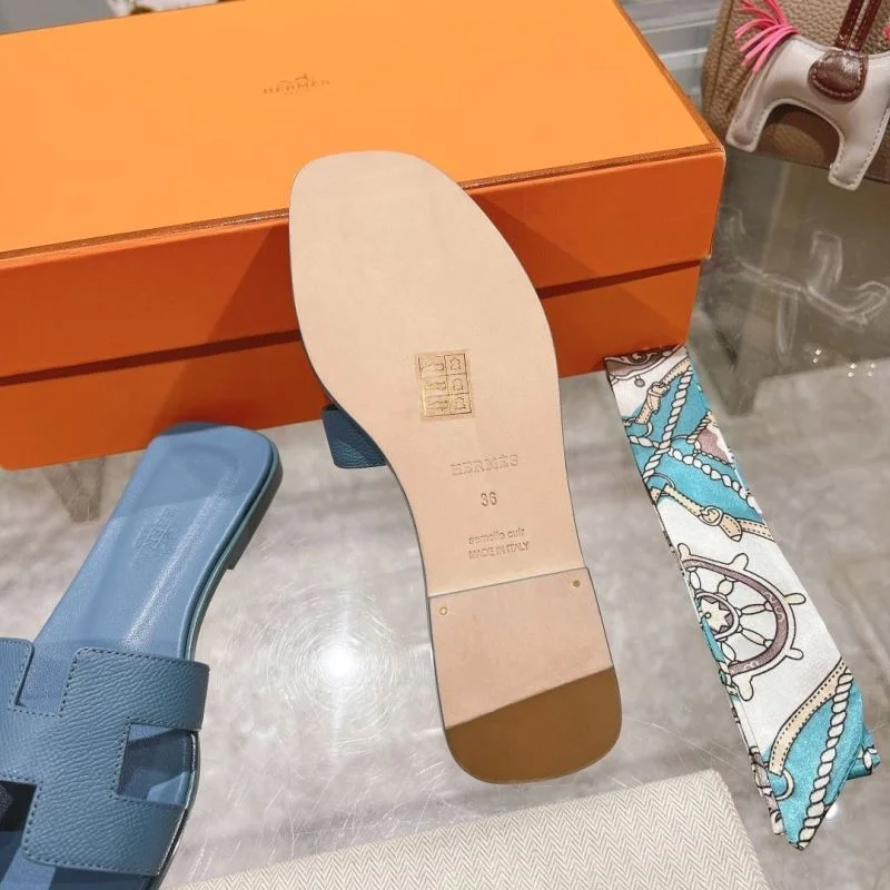 Low-cost Hermes Slippers