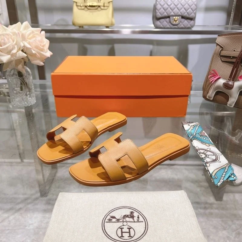 Low-cost Hermes Slippers