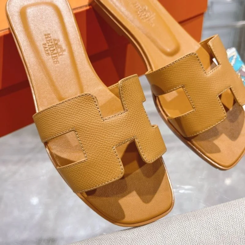 Low-cost Hermes Slippers
