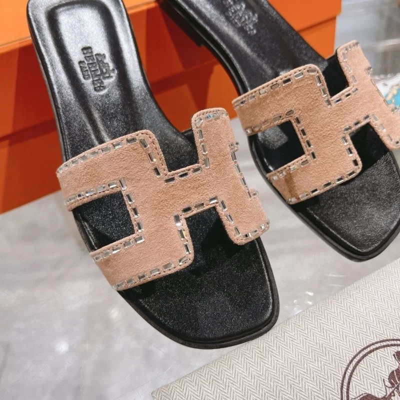 Low-cost Hermes Slippers