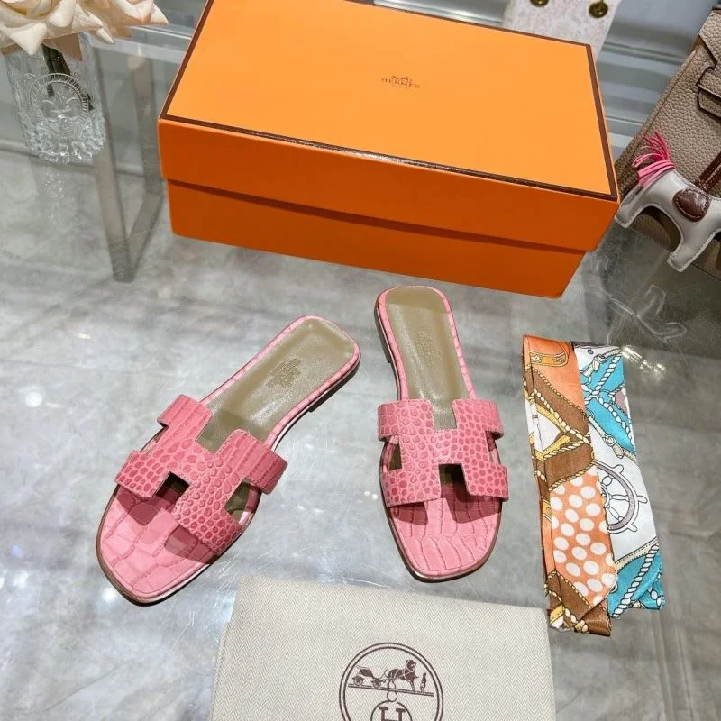 Low-cost Hermes Slippers
