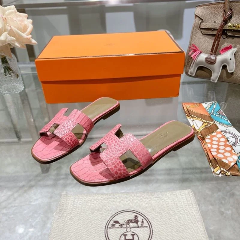 Low-cost Hermes Slippers