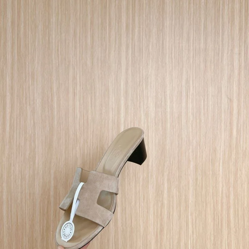 Inexpensive Hermes Slippers