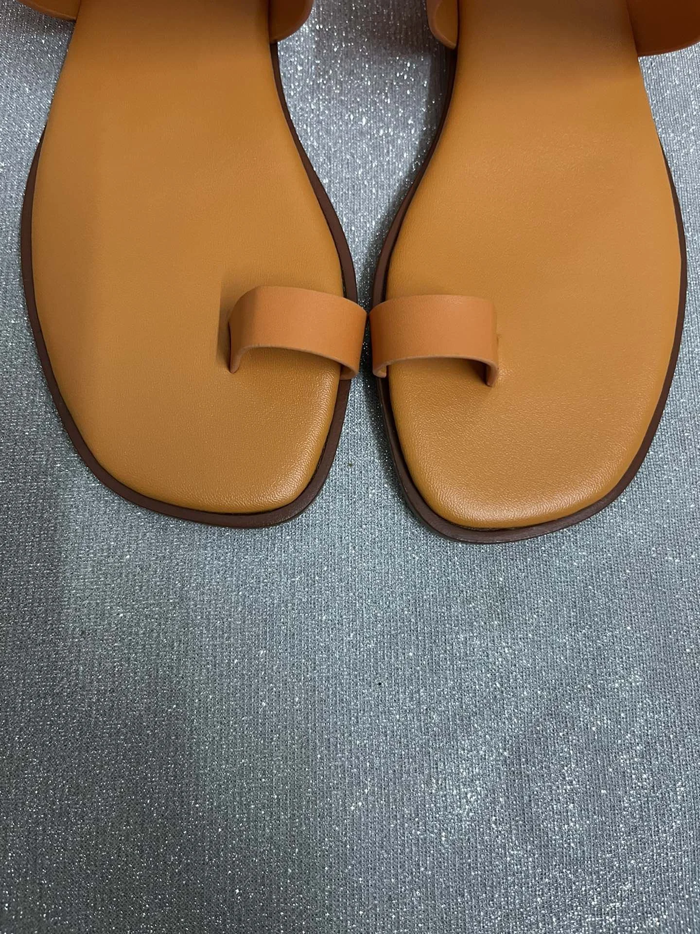 Bargain Hermes Slippers