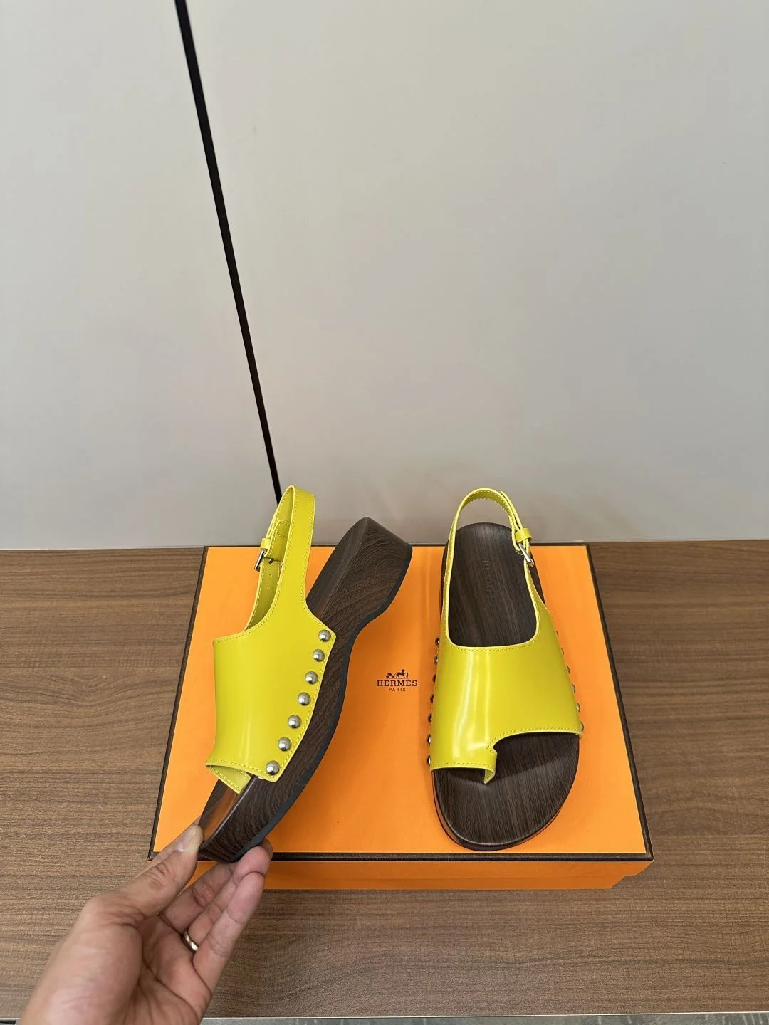 Cut-rate Hermes Slippers
