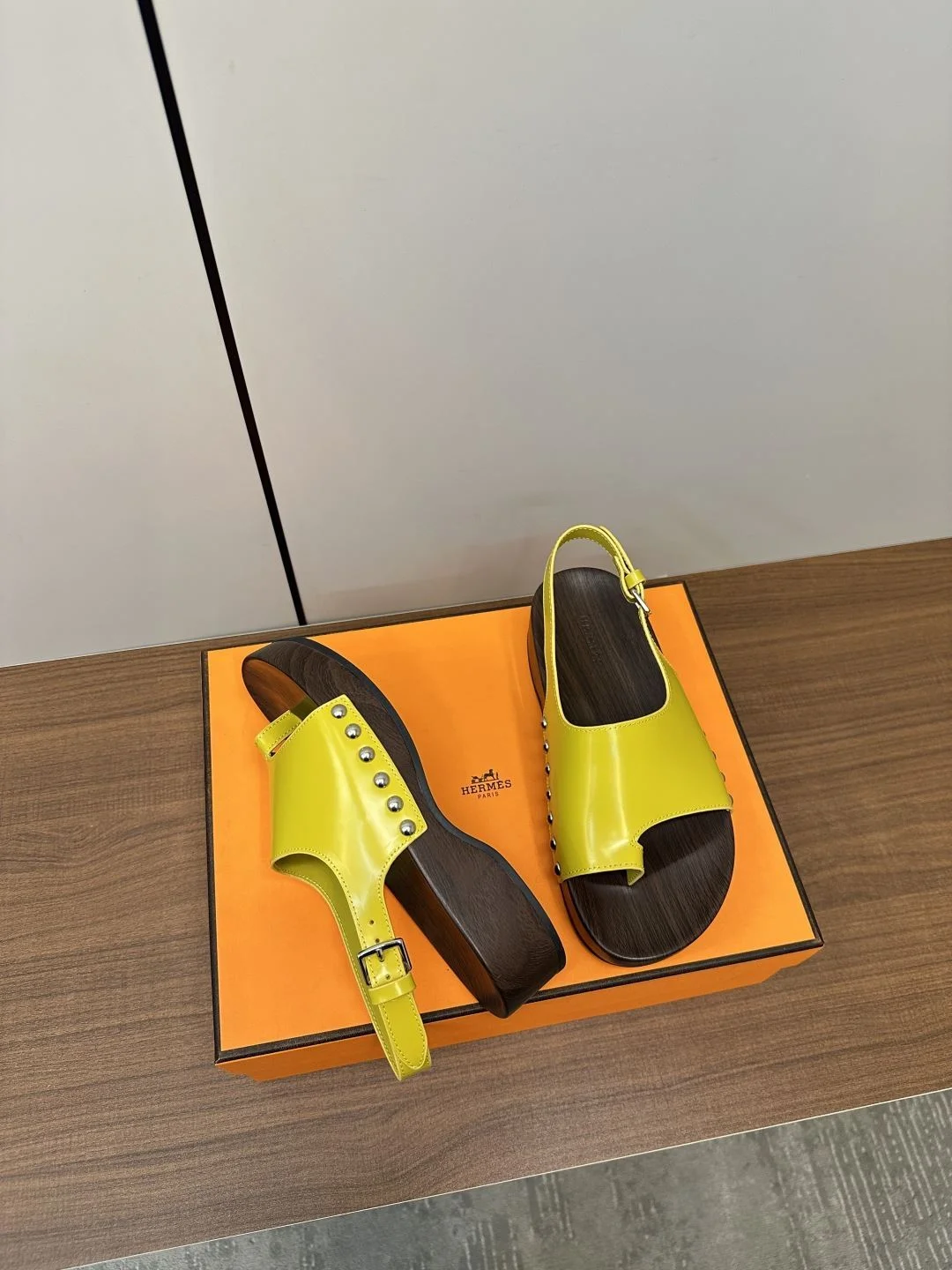 Cut-rate Hermes Slippers