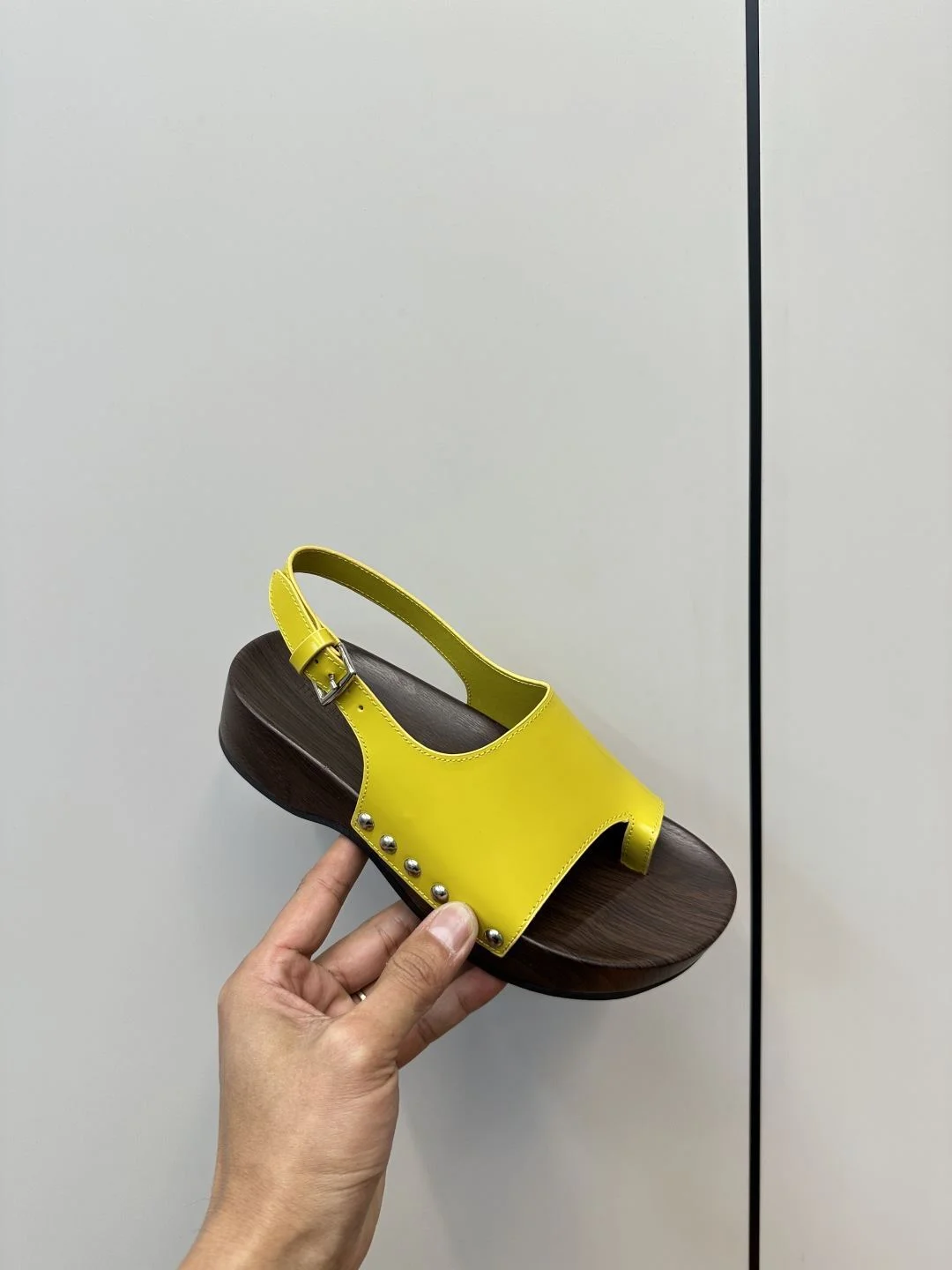Cut-rate Hermes Slippers