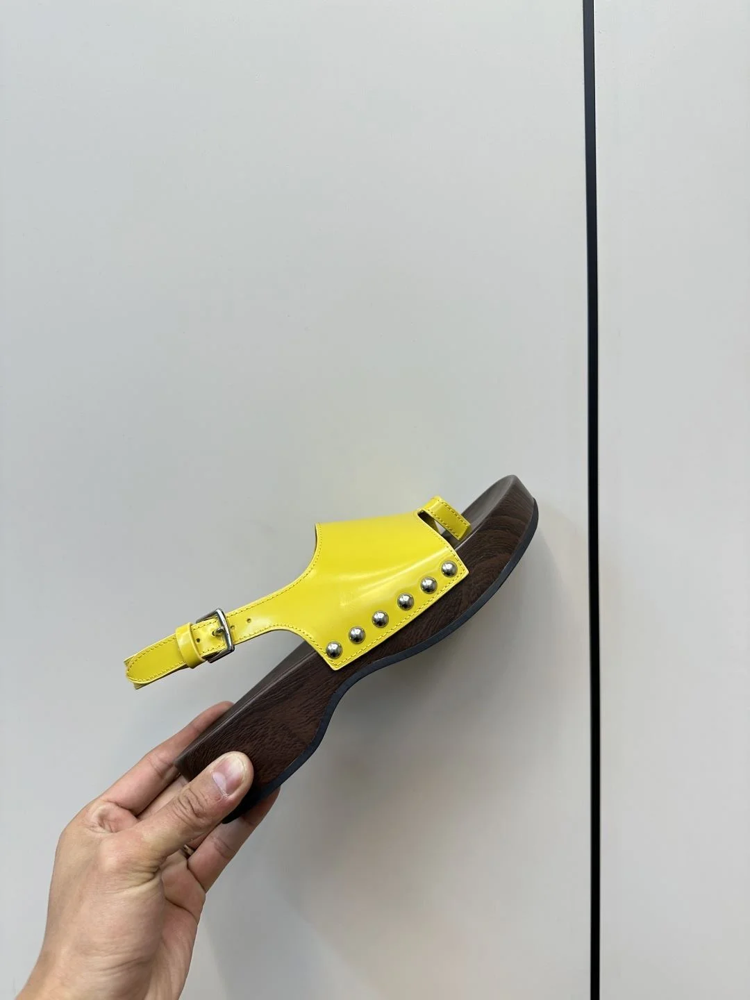 Cut-rate Hermes Slippers