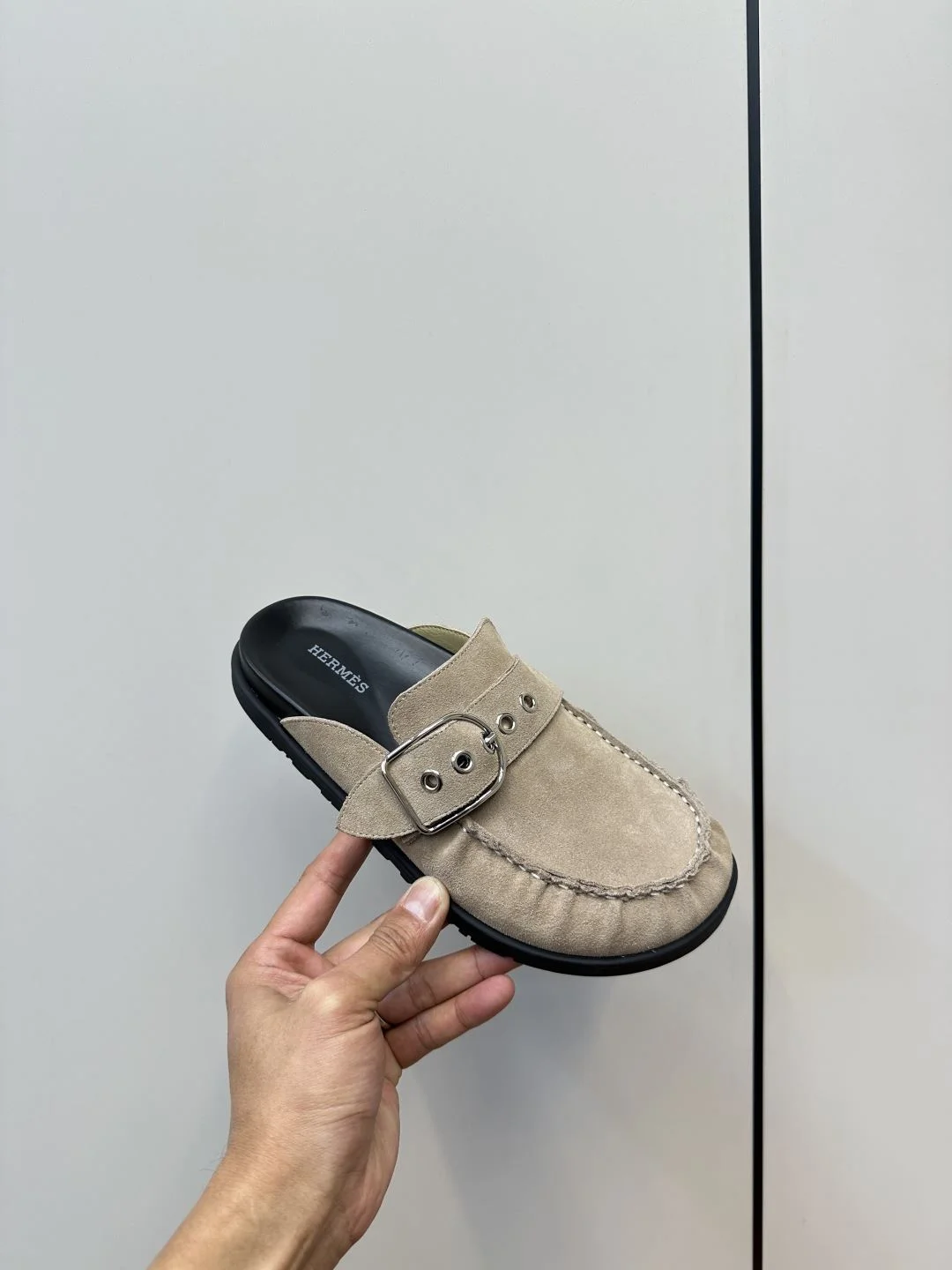 Value-priced Hermes Slippers
