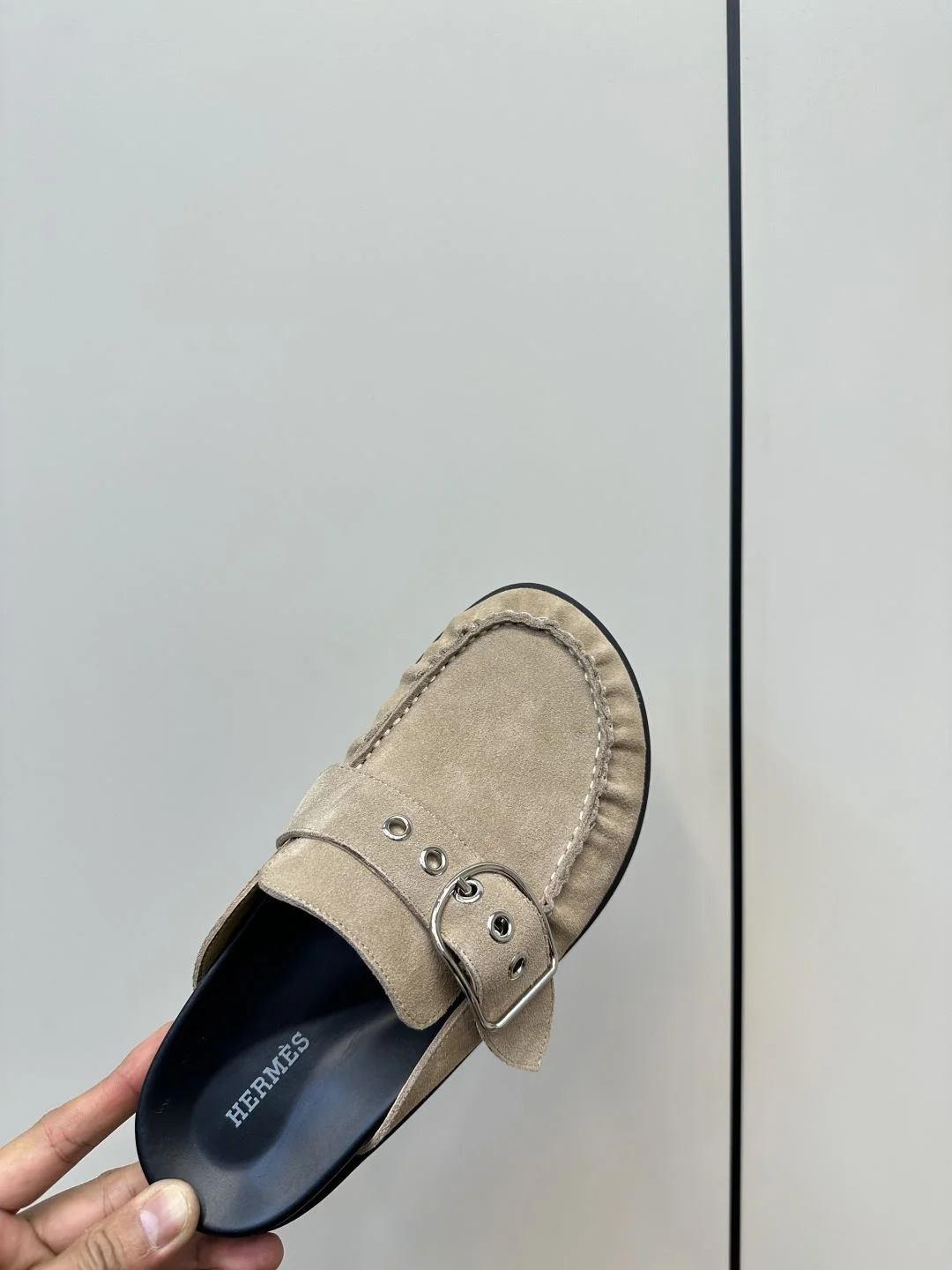 Value-priced Hermes Slippers